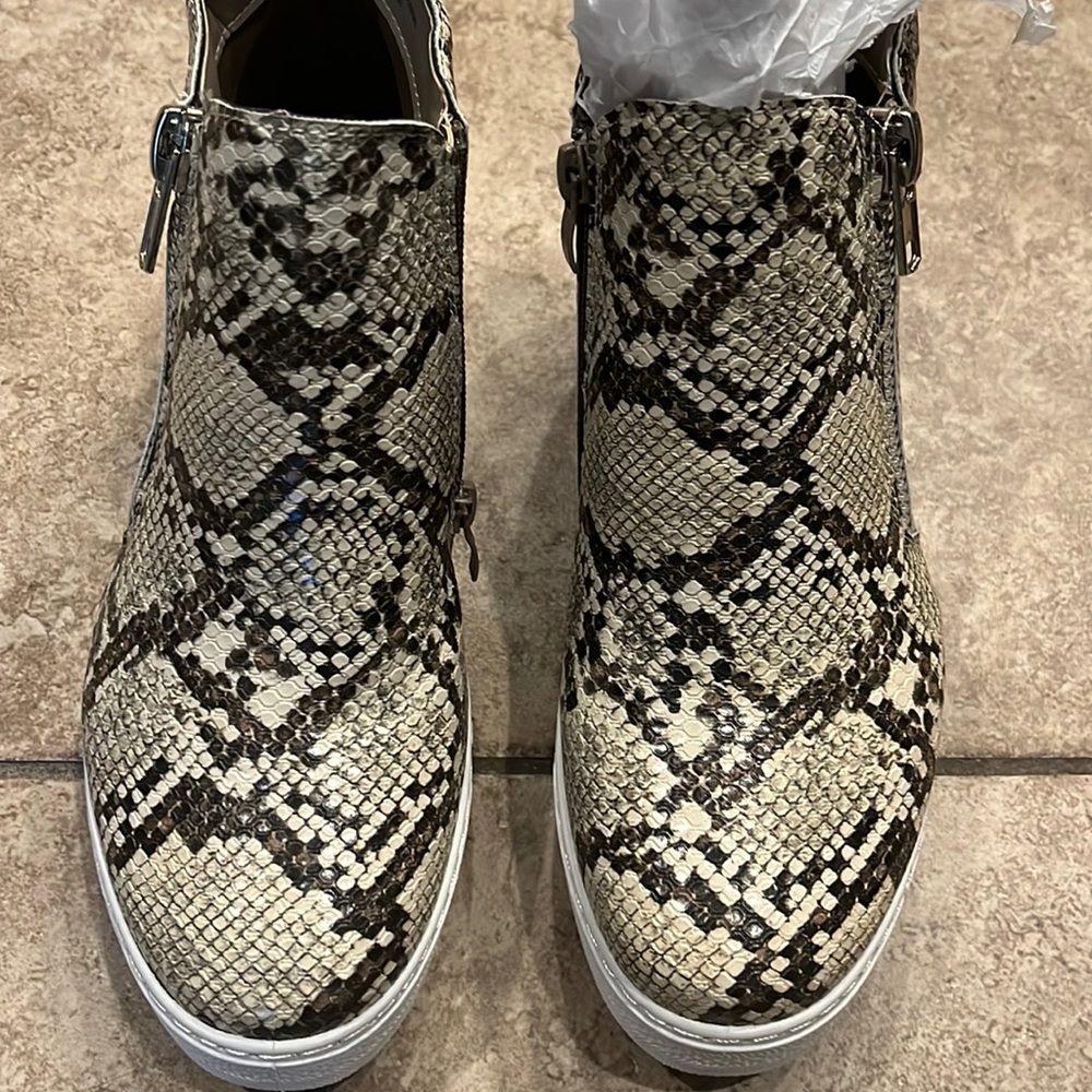 Brand New! Snake Skin Bamboo Boots. - Gem
